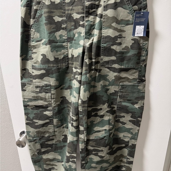 Universal Thread | Pants & Jumpsuits | Universal Thread Camo Cargo ...